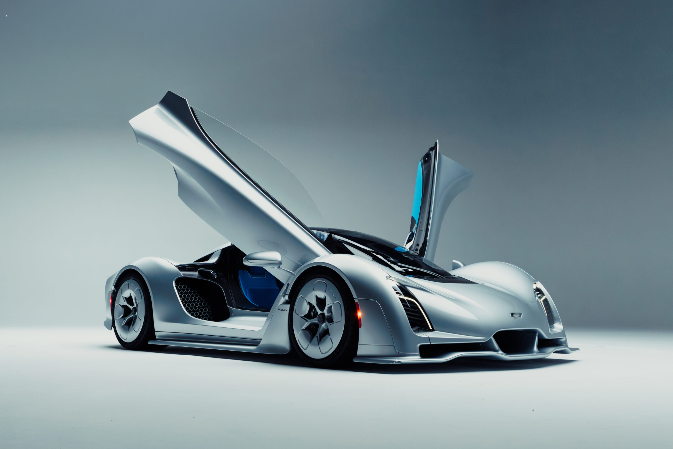 "Från 3D-print till 400 km/h – Czinger 21C V Max Liquid Silver Tar Över ...