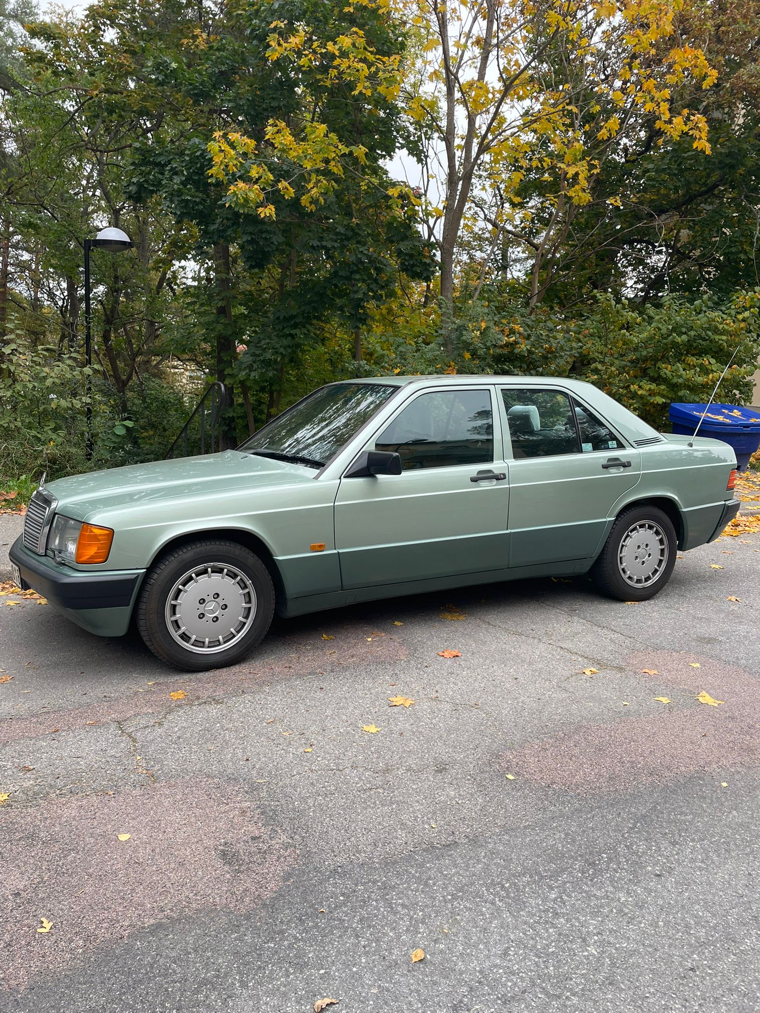 Bengtsson Bil Premium Selection Visar Upp En Mercedes-Benz 190E Ifrån ...